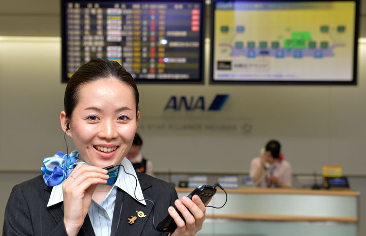 スマホ導入でチームワークも向上 特集・ANA空港係員はスマホで業務改善（前編）