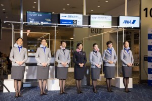 ANA、10年ぶり新制服の着用開始 CAは10代目、GSは7代目