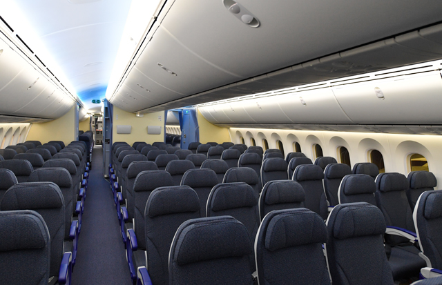 160514_0808_787_ana_ec-640