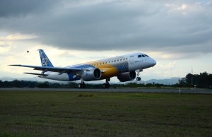 エンブラエル、E190-E2初飛行成功 MRJ最大のライバル、前倒しで