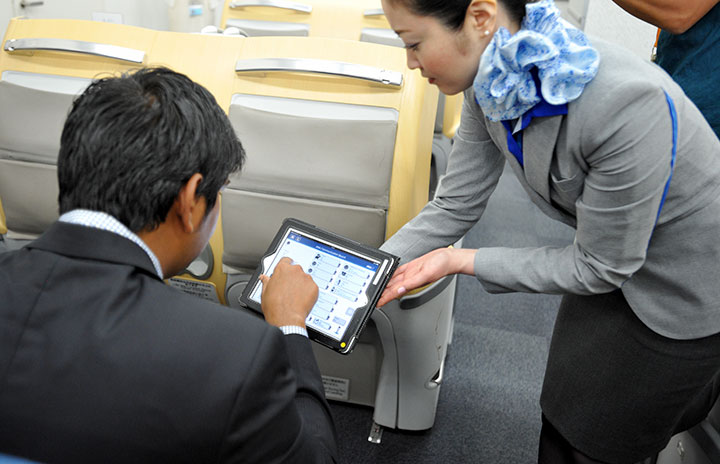 ANA、iPadで訪日客と“会話” タップしてやり取り