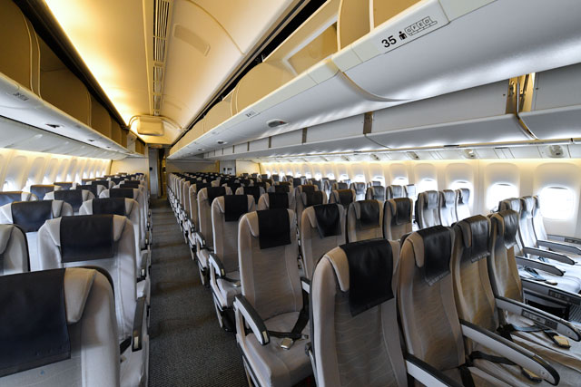 160808_0222_777_ana_ec_JA8197-640