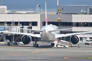 JALの777-200ER、GW定期便に最後の1機投入 フルフラットのクラスJがラストスパート