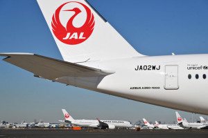 JAL、25年度新卒・キャリア採用 CA・パイロット・企画職