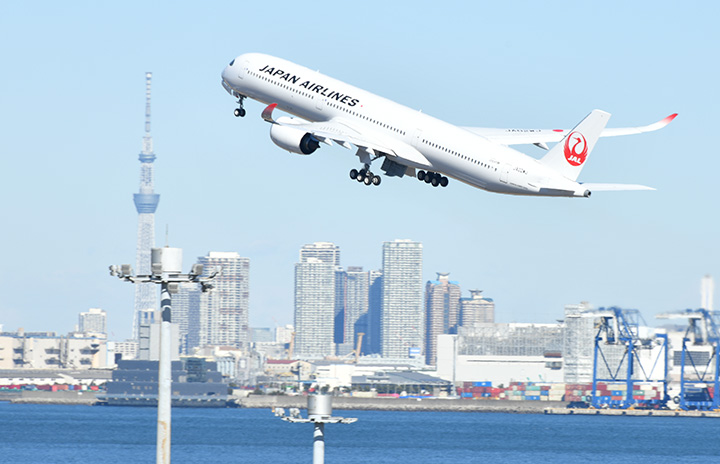 JAL、24年3月期最終益955億円で増配 25年3月期は1000億円見込む