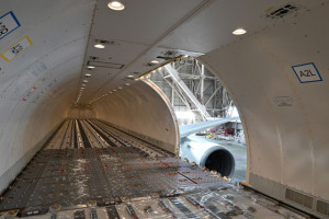 JAL、13年ぶり貨物機公開 767転用、DHLと東アジア協業