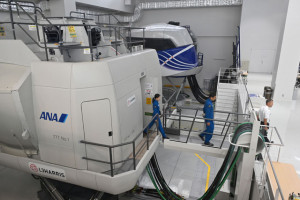 ANA、777シミュレーターで宇宙飛行士候補者のCRM訓練 JAXAから受託