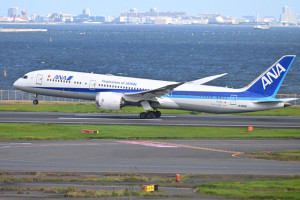 ANA、2-3月分サーチャージ引き上げ 欧米往復5.8万円、ハワイ3.7万円に