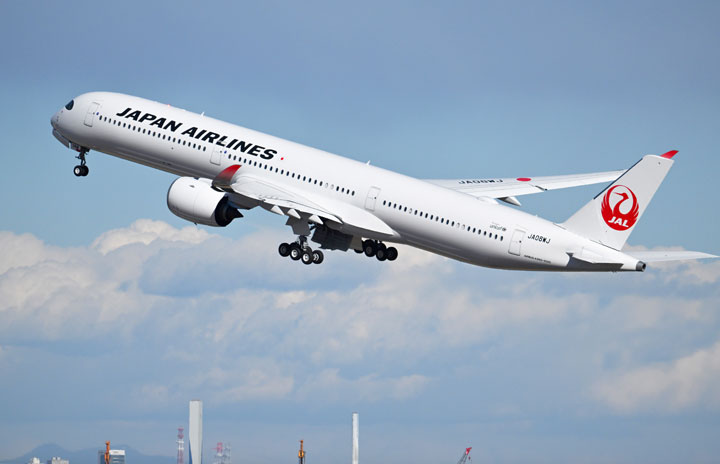 JAL、6-7月サーチャージ引き下げ 欧米往復5.8万円、ハワイ3.7万円に