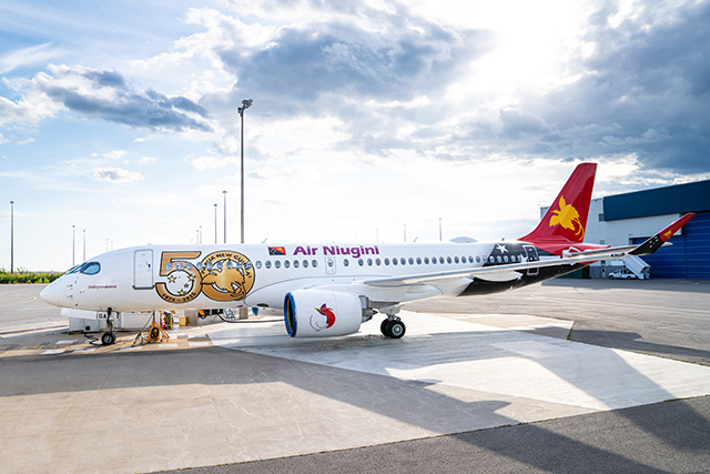 ニューギニア航空、A220-300初号機受領 独立50周年の特別塗装